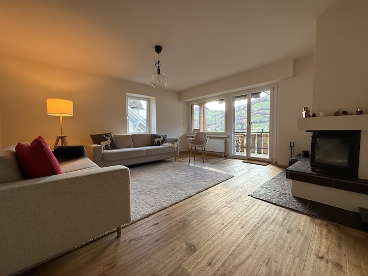 Newly Renovated 2br With Balcony - Laax