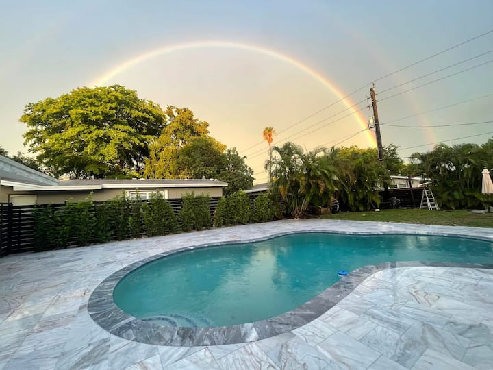 Hollywood Hills Oasis - Broward County, FL