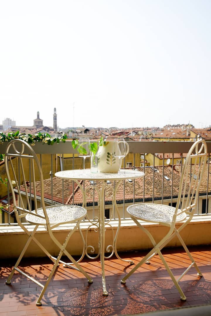 Amazing View On Navigli - Milan