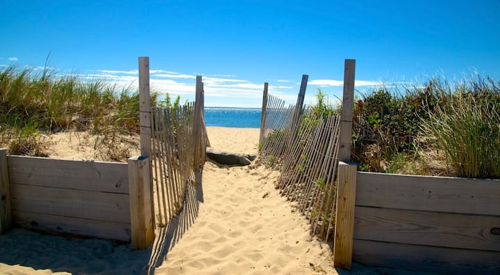 Charming Condo. Great Location! - Falmouth, MA