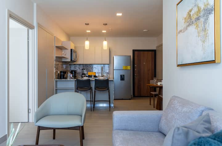 Luxury 2br Suite With Pool & Views - Aéroport de Panama-Tocumen (PTY)