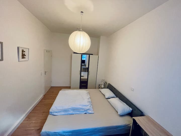 King Bed Private Room - Ludwigshafen am Rhein