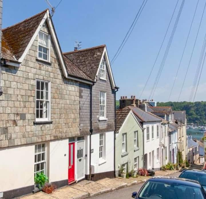 Beautiful Two Bedroom Cottage - Dartmouth