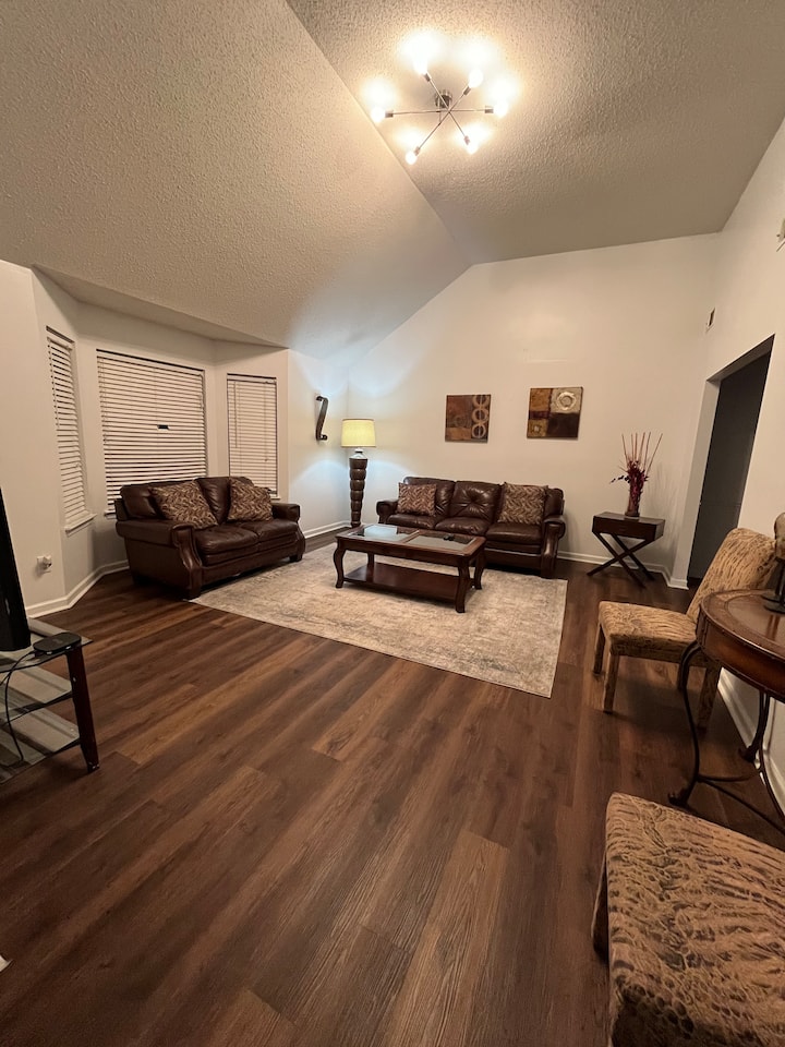 Family Retreat, Spacious Living/dining Rooms, Wifi - Stone Mountain, GA