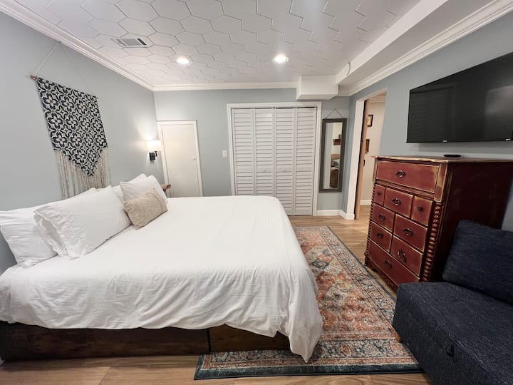 Lakefront Hideaway - Fully Equipped Apartment! - Georgia, GA