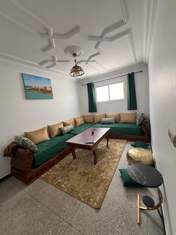 Youss Appartement 2 - 에사우이라
