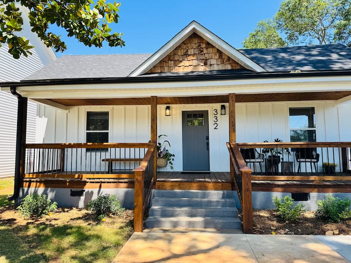 Beautiful Bungalow- Hot Tub-greenville /Falls Park - Paris Mountain State Park, Greenville