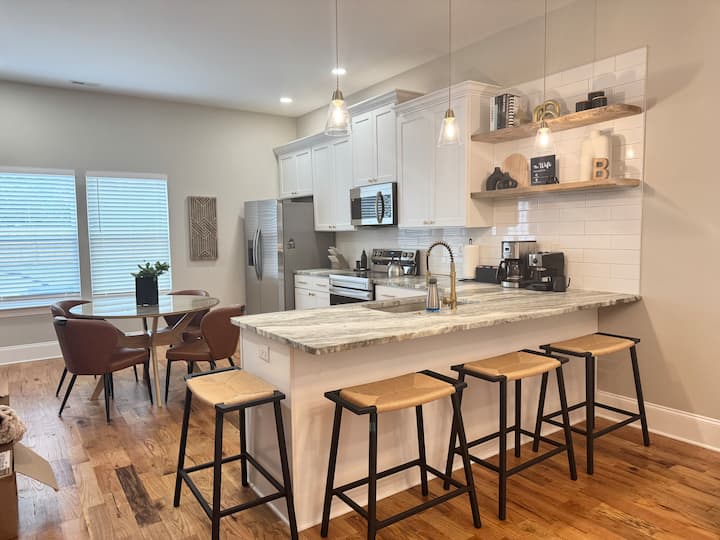 Bailey Street Bungalow - 2 Miles From Greenville - Greenville, SC