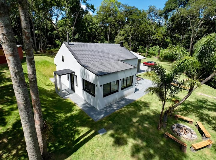 Grey House Jarinu - Pet Friendly - Beach Tennis - Brasil