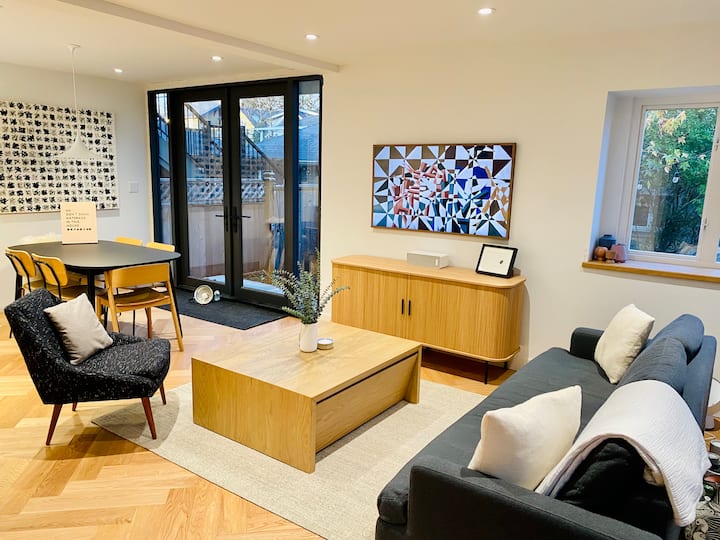 Modern 3-bedroom Home Off Main St - Vancouver