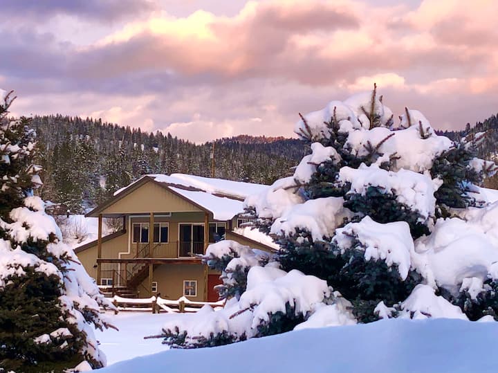 Heart Haven Farm 
Barndominium
1+br/1ba
1st Floor - Garden Valley, ID