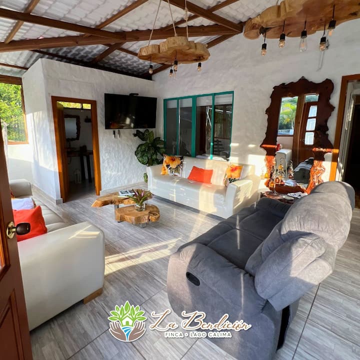 Finca Con Jacuzzi, Piscina Y Jardines En Calima - Calima