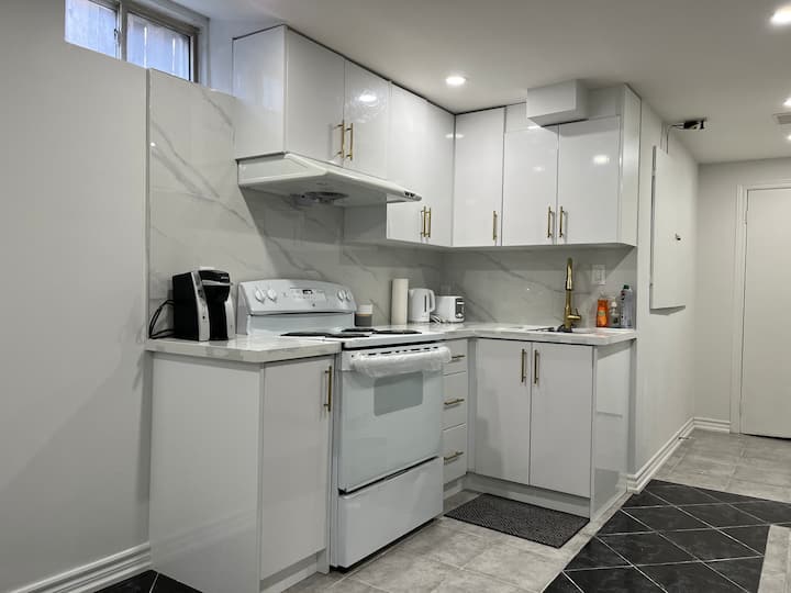 Adorable 1 Bedroom Unit - Markham
