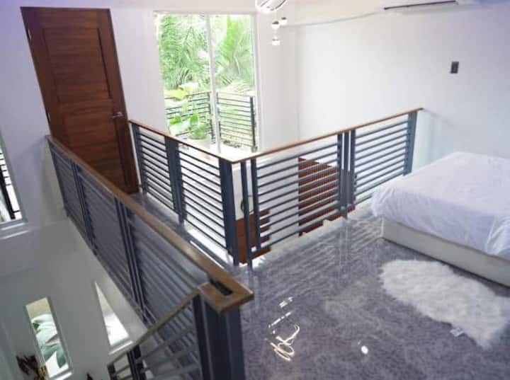 Kansha Apartment, A High-ceiling Modern Loft Type - Butuan City