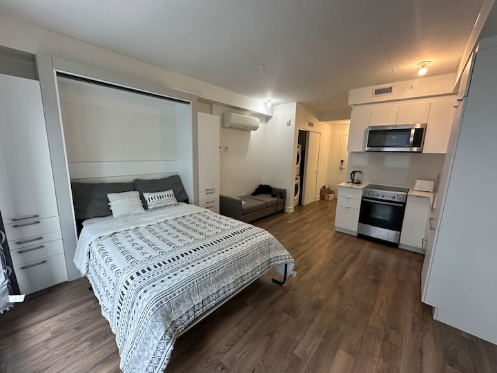 Studio In Heart Of Dt,5 Mins To Metro,gym - Montreal