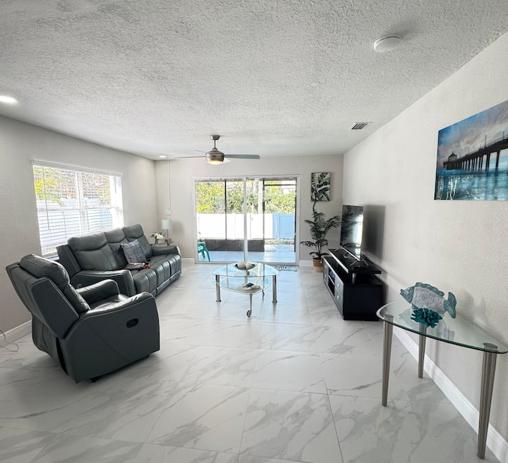 Seaside Charm House - Safety Harbor, FL