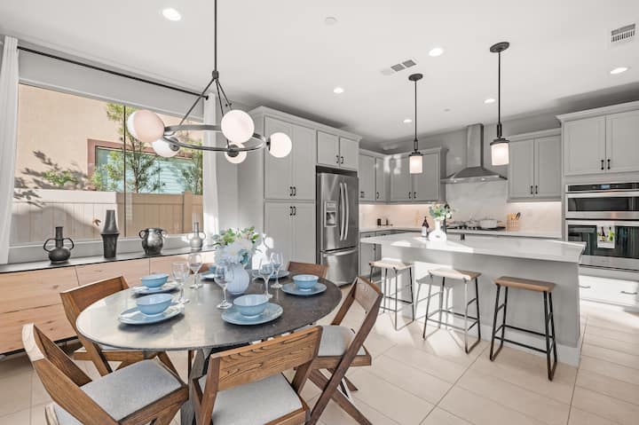 Ideal Modern Residence 4bd/5beds/20%/mo - Chino, CA