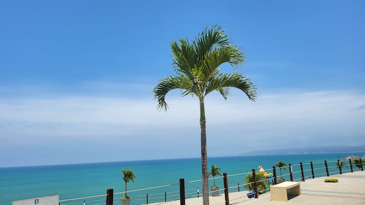 Casa En Urbanización Privada. Con Vista Al Mar. - Manta