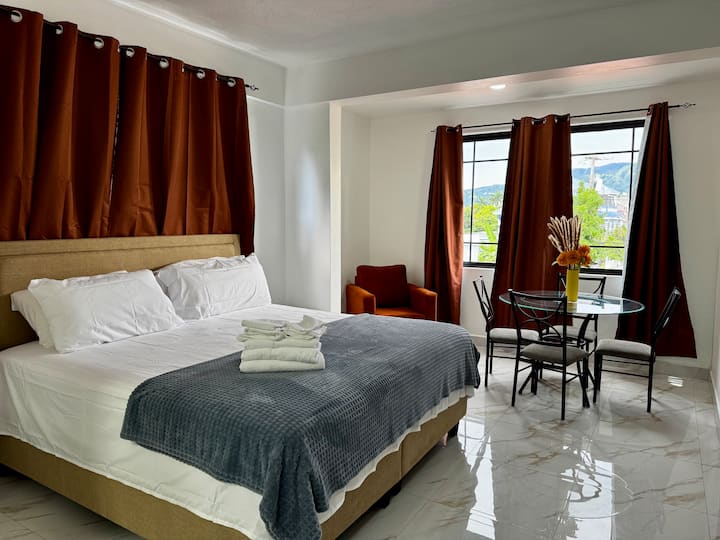 11 – King Suite With Pool And 24-hour Sec - 킹스톤