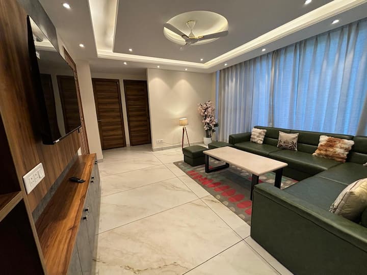 Conifer Heights Luxe 2bhk|parking|15 Mins To Mall - Shimla