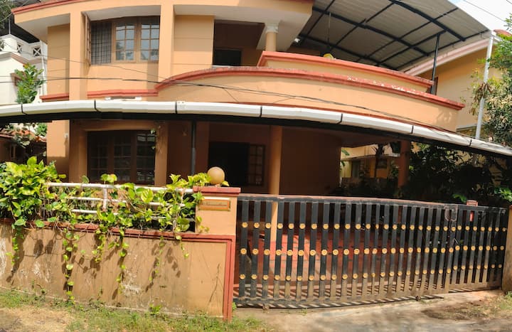 Beautiful Villa Near Town - Thrissur