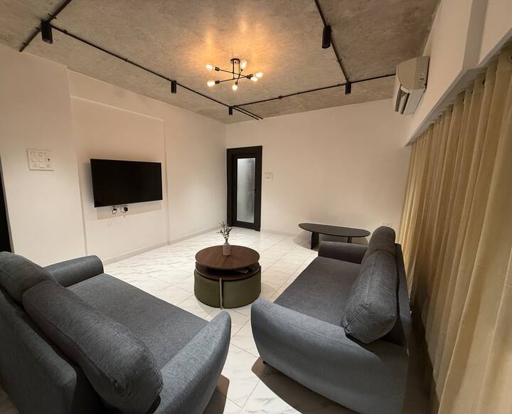 Plush Khar West | Contemporary 2 Bhk Apartment - Mumbai