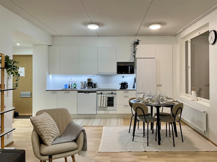 Myyrmanni Sauna Penthouse, Train 250m, Hel 20mins - Vantaa