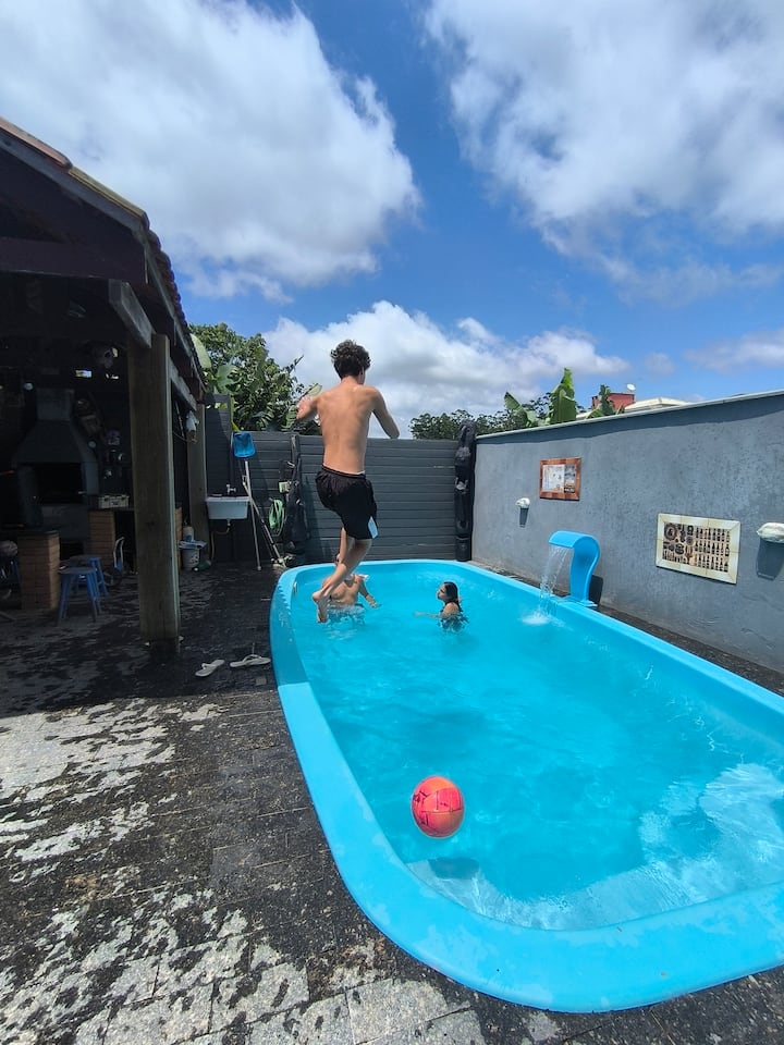 Casa Estilo Rústico Com Piscina. - Barra Velha