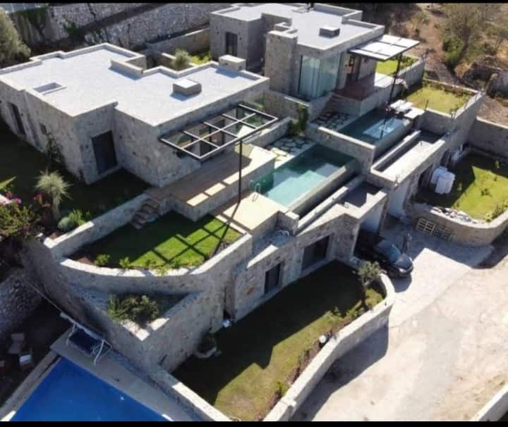 Müstakil Havuzlu Taş Villa - Yalıkavak