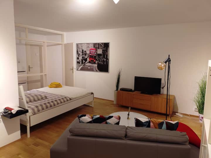 1,5-zimmer,  Zentral, Ruhig, Mit Großer Terrasse - Stuttgart