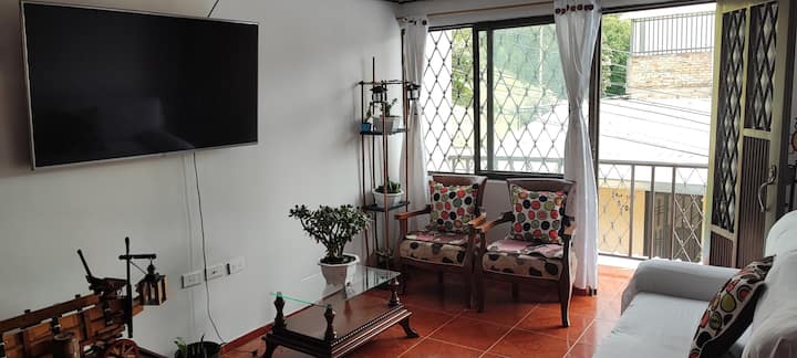 Casa Sobria Con Estilo Familiar - Popayán
