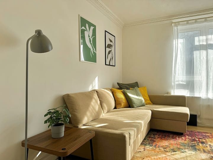 5 Minutes To Canning Town Station. Your Cosy Stay - London