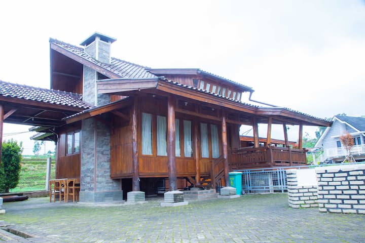 Villa Alkasturi Rumah Kayu - Ciwidey