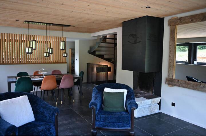 Maison Dans Un éCrin De Nature - Mijoux