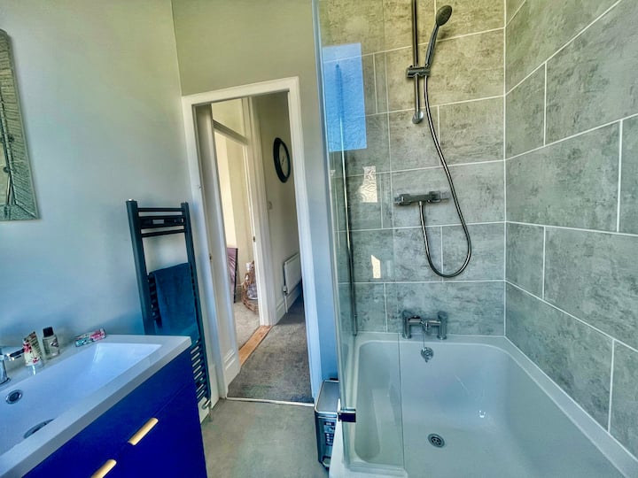 Contractor/leisure/short/long Stay/parking/shops - Portsmouth