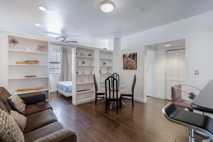 Seabreeze #211 2bed Ocean Drive - South Beach, FL