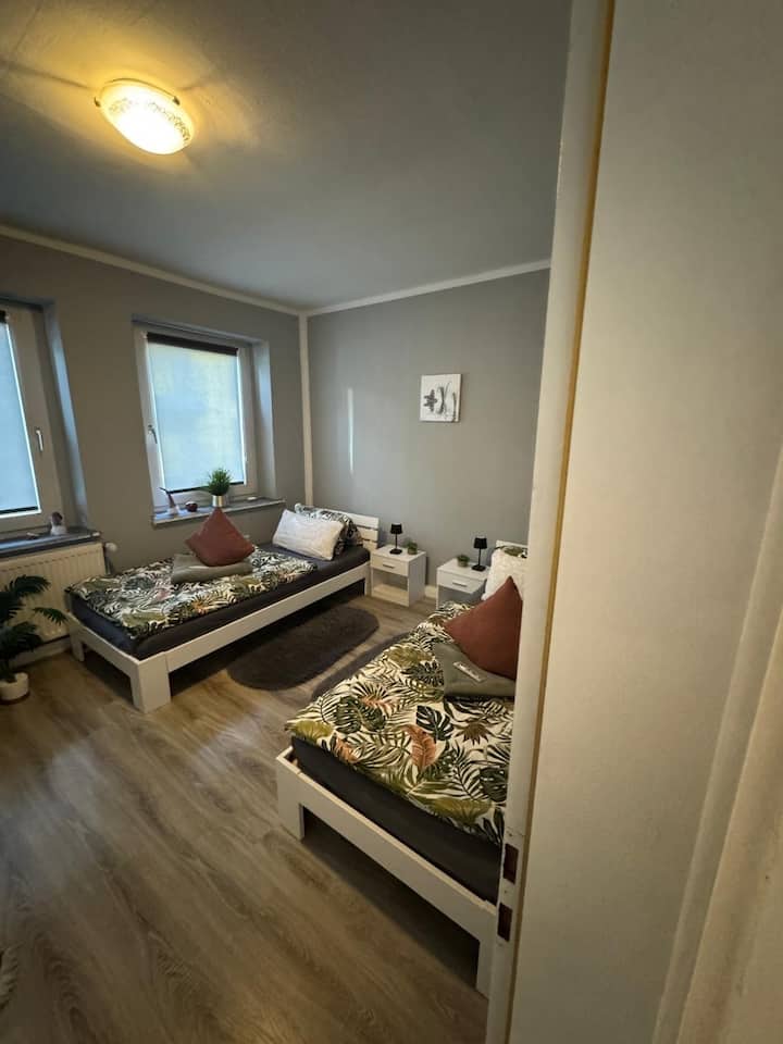 2-zimmer-wohnung Für 4 Personen - Leverkusen