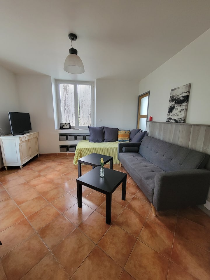 Appart Au 1er D'une Maison - Alès