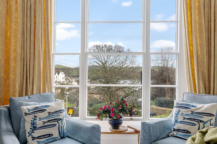 Salcombe Apartment For 4 | Parking & Garden | View - Salcombe