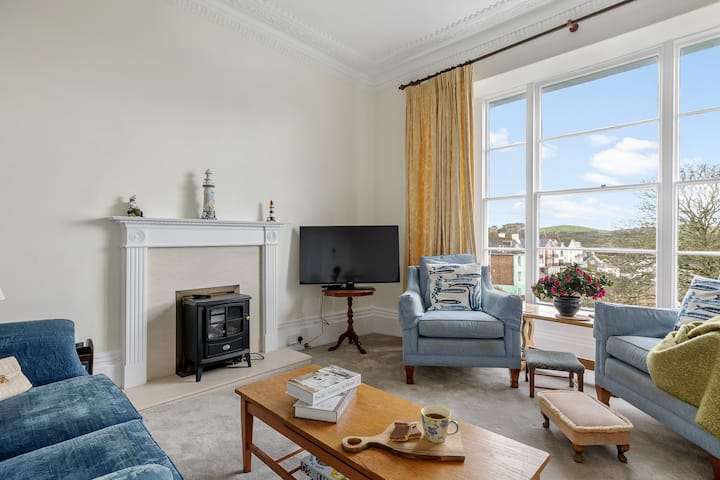 Central Salcombe Apartment With Parking & Garden - Salcombe