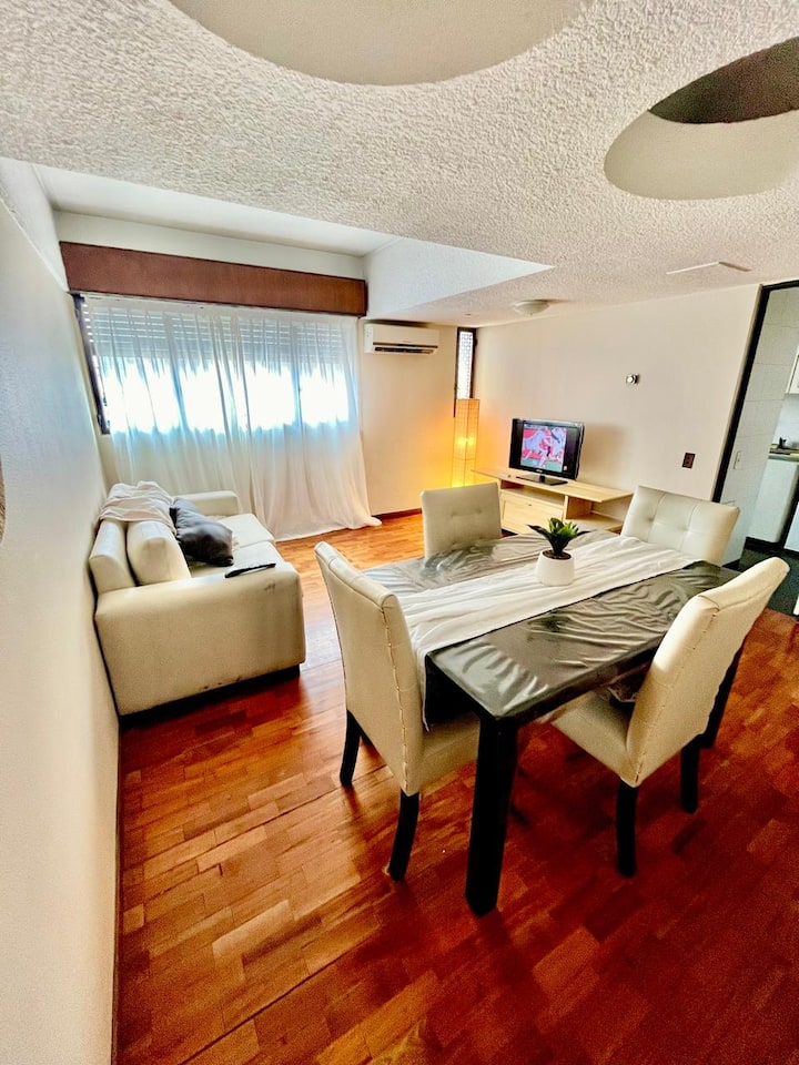 Centro De Mendoza · Depto Cómodo Y Funcional - Mendoza