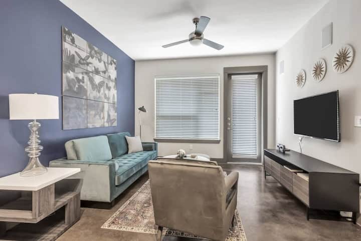 Boulevard Stays Elegant 1br Pool, Gym, Parking - Richardson, TX