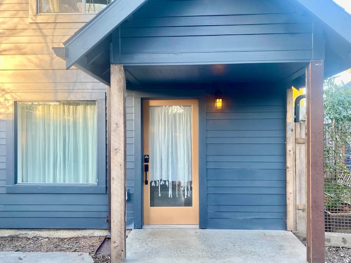 Baby Cedar | Steps To Food Carts, Bars, Grocery - Vancouver, WA