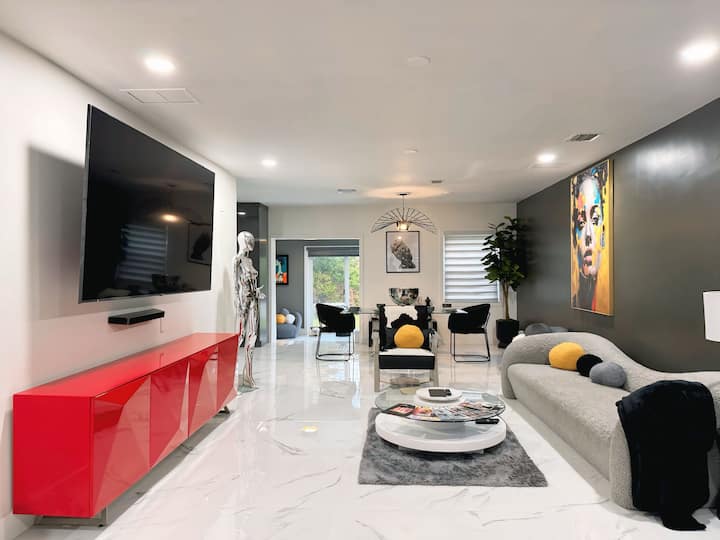 Designer Retreat Near Wynwood & Design District - Miami, FL