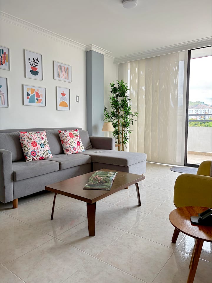 Amplio Y Hermoso Apartamento Con Vista Increíble - Colombia