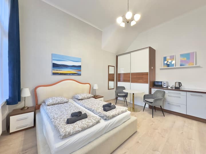 Romantic Getaway For Couples - Budapest