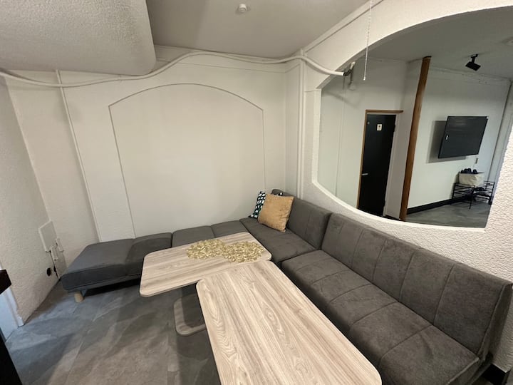 岐阜城近く‼️岐阜駅徒歩圏内/最大７名可能／名古屋まで30分無料駐車場２台あり1フロア貸切り - Gifu, Japan