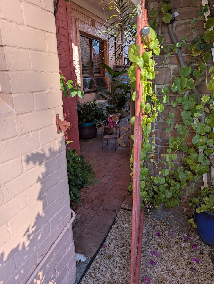 Pretty Place In Pier Street - Glenelg