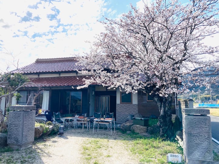 【出雲】8名まで同額/家族旅行・卒業旅行/平屋一棟貸し切り/最大15名/無料駐車場/庭でお花見 - Izumo