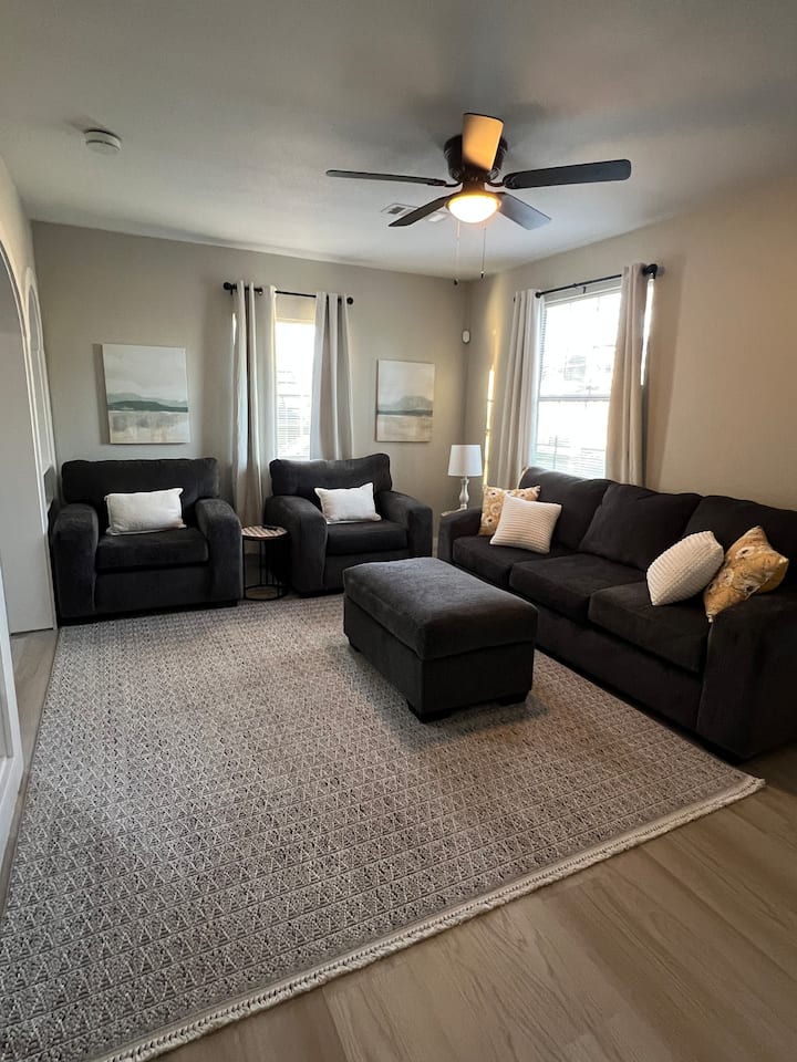 Twin Oaks Cottage By The Coast - Gulfport, MS